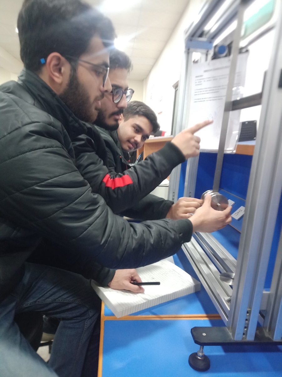 Vibrations & Instrumentation Lab - CEME